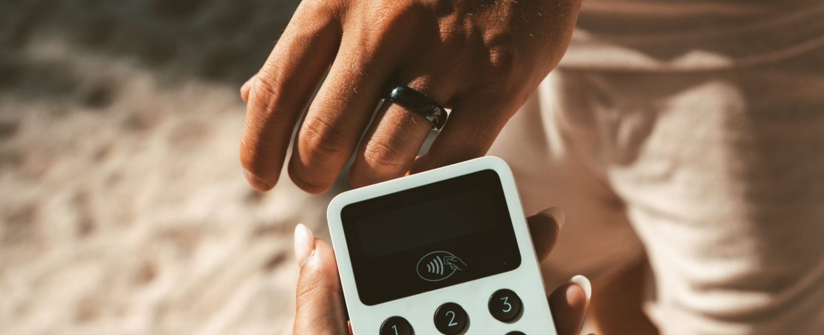 Pagamenti contactless: Intesa Sanpaolo lancia il payment ring, con ...